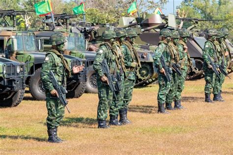 พล ร 2 รอ ต้อนรับนักศึกษาวิชาทหารที่เข้ามาศึกษาดูงาน โดยเน้นในเรื่องทหารมีหน้าที่อย่างไร Topnews