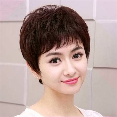 四五十歲女人別亂剪頭髮，今年流行10款「清爽凍齡髮型」，宛如30歲年輕人！