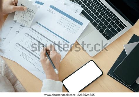 9 209 Bank Statement Credit Card Royalty Free Images Stock Photos Pictures Shutterstock