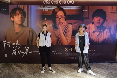 廣東歌關注組 【忍唔到笑】昨晚播出第二集《聲夢傳奇》，參賽者冼靖峰選唱《櫻花樹下》，剛巧台下身任導師的周柏豪，當年同張敬軒合唱《櫻花樹下》的版本，相信大家都記憶猶新、震撼依然 唔知係