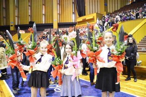 ОУ „Св Патриарх Евтимий“ чества 50 годишен юбилей Вестник Борба областен всекидневник