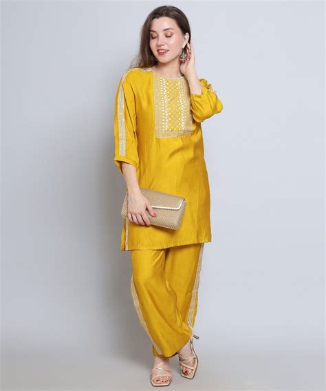 Yellow Co Ord Set With Embroidery In Rayon Cotton Udaari