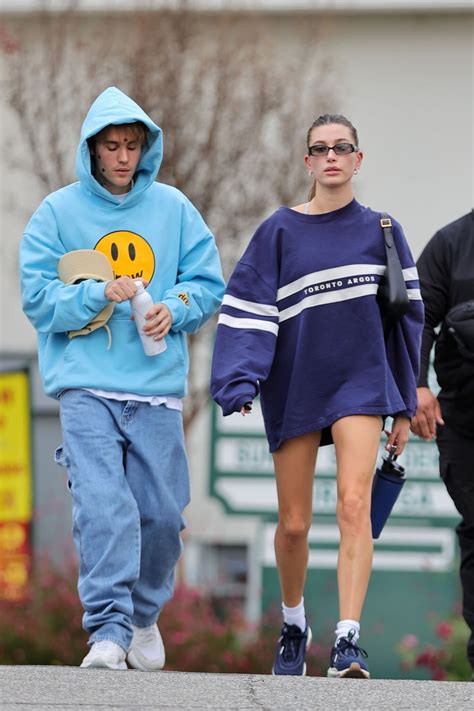 Hailey Baldwin Los Angeles December 17 2022 Star Style