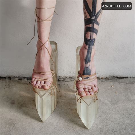 Grimes Feet Aznudefeet