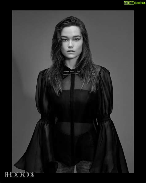Sarah Catherine Hook Wiki Biography Age Photos Spouse And More