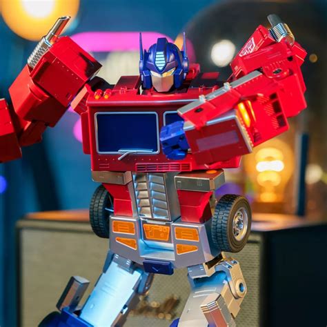 Optimus Prime G1 Elite Robot Electronic By Robosen Sideshow Collectibles