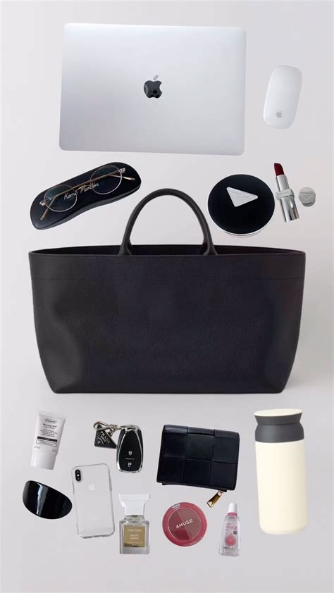 나 혜미 오랜만에 추천템 나갑니다아🎀 보부상 가방 찾으시는 분들 주목 사계절 내내 들기 좋은 데일리하고 고급스러운 백 또한 아쎄르의 와이드 레더 토드백이 가지고 있는