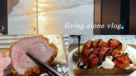 Vlog 카페 가서도 먹고 집 와서도 먹는 브이로그 🥄🥣 회사가기 싫어병 획득함 😩 계란볶이 돈까스 바질페스토부라타치즈토스트 외 요리브이로그 자취