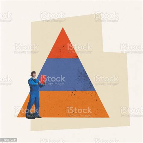 현대 미술 콜라주 사람 기술 노동자는 비즈니스 시스템을 점검하고 분석을 만들고 전략을 수립합니다 20 24세에 대한 스톡 사진 및 기타 이미지 Istock