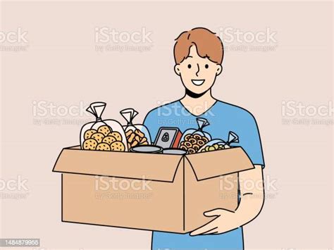 위기 센터에서 음식 상자를 들고 웃는 자원봉사자가 기부하고 있다 개념에 대한 스톡 벡터 아트 및 기타 이미지 개념 개념과 주제 공동체 Istock