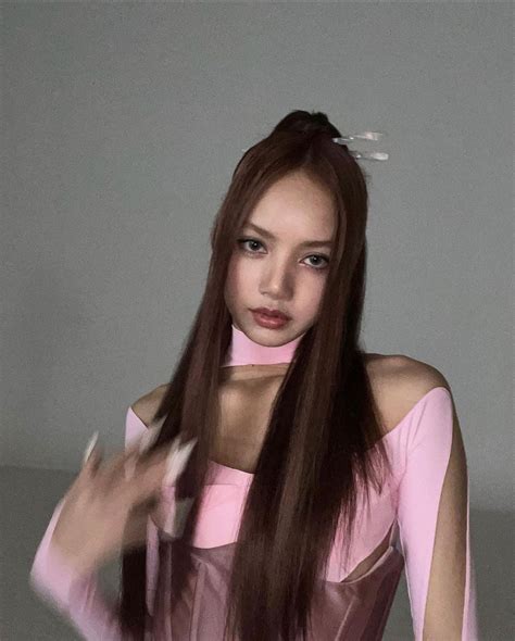 Lisa Blackpink Piernas Legs Thighs Muslos Ass Culo Tits Tetas