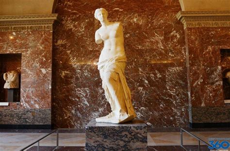 파리 루브르 박물관 투어 꽂히는 작품이 중요한 요즘 친구들의 선택