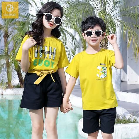 Áo Gia ĐÌnh Đi BiỂn CỔ TrÒn MÀu VÀng