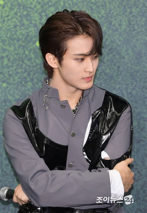 [포토]엔시티드림 마크 생각에 잠긴 드림 대장