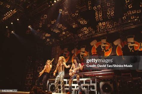 267 Eddie Van Halen 1984 Photos And High Res Pictures Getty Images