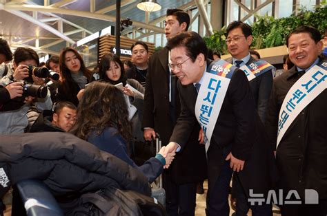 지지율 하락에 몸 낮춘 민주언행 신중론에 민생 행보 강조