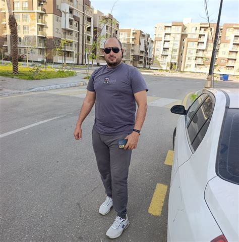 انا عايز اشتري الارض عبد الخالق عبد الرحيم Facebook