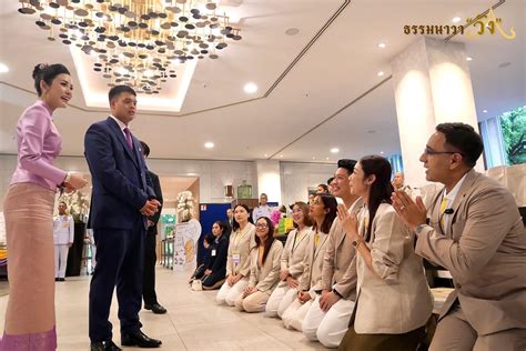 ไอเดีย เจ้าคุณพระสินีนาถ พิลาสกัลยาณี 570 รายการเพื่อบันทึกในวันนี้ ราชวงศ์ ผ้าไหม ราชินี และ