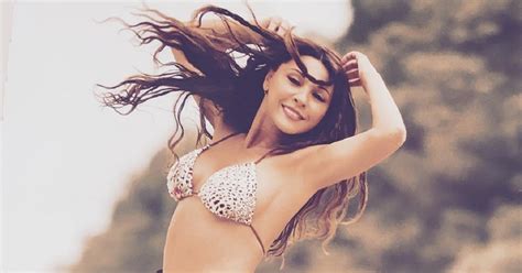62 Años De Oro Amparo Grisales Publica Sexy Foto En La Playa Canal 1
