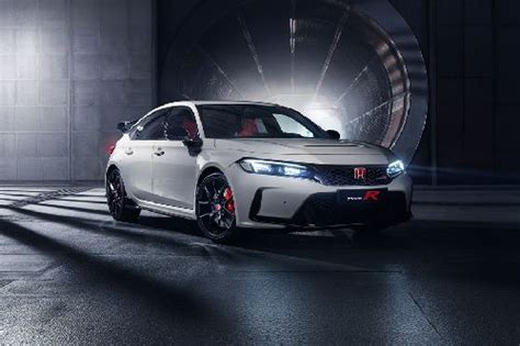 Which Is Better Ferrari 296 Speciale Or Honda Civic Type R Full