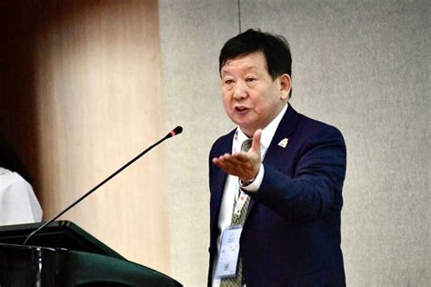 Д Лүндээжанцан Эрх зүйн шинэтгэлийн үйл явц нь хөгжлийн бодлого хүний эрхэд суурилан улам