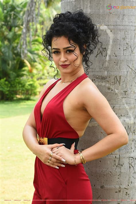 Apsara Rani Actress Hd Photosimagespics And Stills