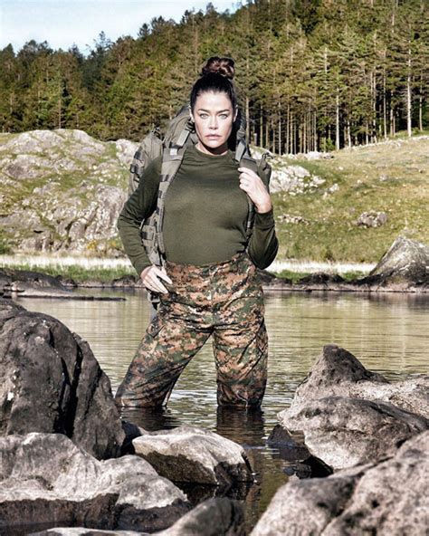 為了生存節目極限考驗 女星從橋上跳水結果隆乳炸了 娛樂星聞