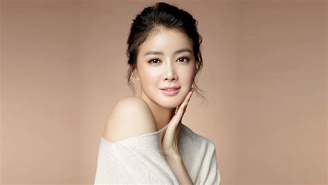 Lee Si Youngs Agency Denies Sex Tape Allegations 8days