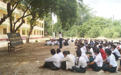 ဆိပ်ဖြူမြို့နယ်တွင် ၇၅ နှစ်မြောက် အာဇာနည်နေ့ အထိမ်းအမှတ် စာစီစာကုံးပြိုင်ပွဲနှင့် ဟောပြောပွဲ က