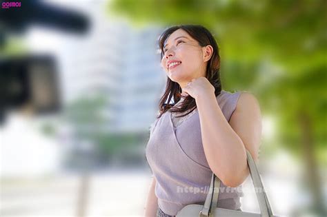 [hawa 340] 素人妻が一般大学生の自宅にコンドーム1つ渡され一泊一度のゴム姦では満足できず宿泊中2度もガチ中出しを許してしまう騎乗位で