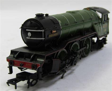 A Bachmann Oo Gauge Lner Class V2 4771 Green Arrow Locomotive 2 6 2 4771 In Green Livery