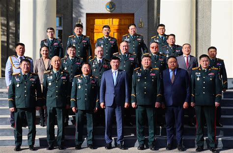 МОНГОЛ УЛСЫН БАТЛАН ХАМГААЛАХ ЗЭВСЭГТ ХҮЧИН ХОЁР ГАВЬЯАТ НЭГ ХОШУУЧ ГЕНЕРАЛ ДӨРВӨН БРИГАДЫН