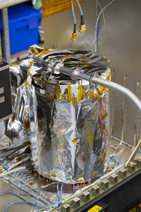 esa aces atomic clock ensemble in space