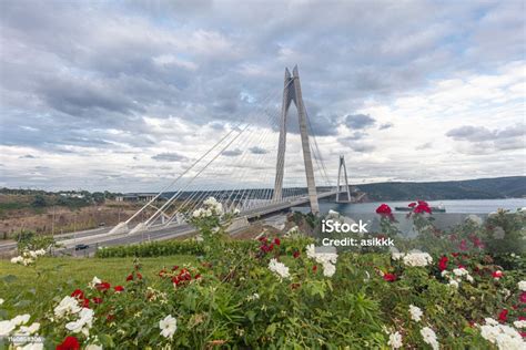 터키 이스탄불의 이스탄불 보스포러스 해협을 가로지르는 야부즈 술탄 셀림 다리 3에 대한 스톡 사진 및 기타 이미지 3 강철 거리 Istock