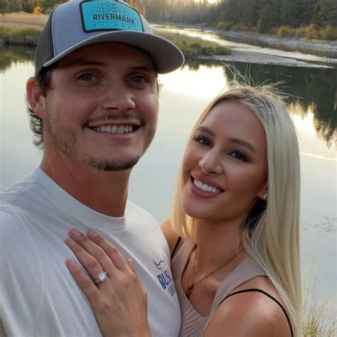 Ally Mcdowells Instagram Twitter And Facebook On Idcrawl