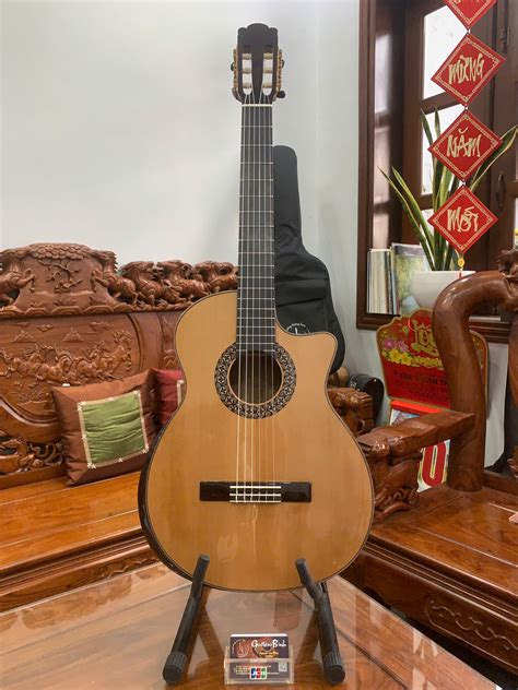 Đàn Guitar Classic