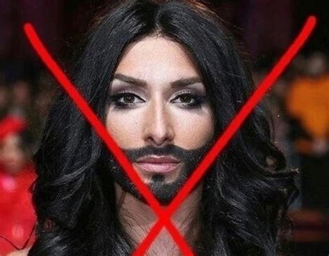 Многие выступают против простой верующей девушки которая всего лишь прикрывает свое тело