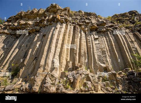 How Does Columnar Basalt Form