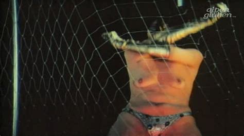 Naked Unknown 3536 In Autostop Lustreport