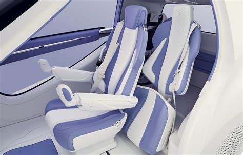 Toyotaconcept Iride 画像｜【東京モーターショー2017】トヨタ自動車が「未来の愛車」をカタチにしたガルウイング仕様の