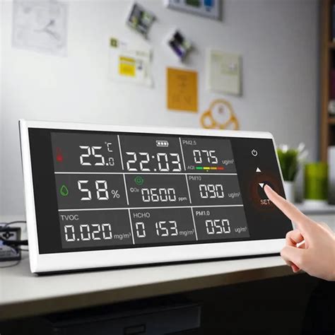 Portable Multifunctional Co2 Meter With Pm25 Pm10 Pm10 Hcho Tovc