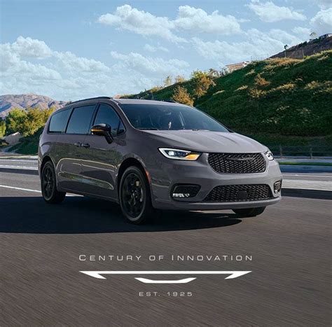 Minivans Pacifica And Voyager Models Chrysler Official Site
