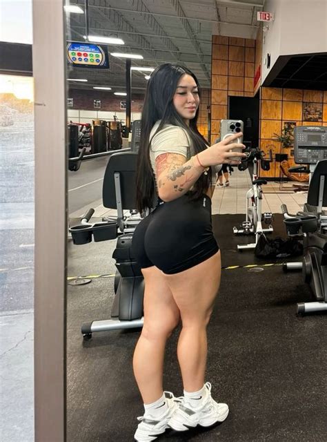 Make Your Day Muscle Women Outfits Gym Muscular Women In The Gym