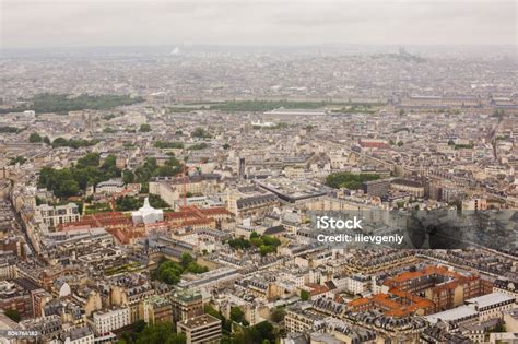 높이에서 파리의 거리의 보기 유럽 여행 프랑스의 관광 명소입니다 흐린 파리입니다 하늘에 구름입니다 거리에 대한 스톡 사진 및 기타 이미지 Istock