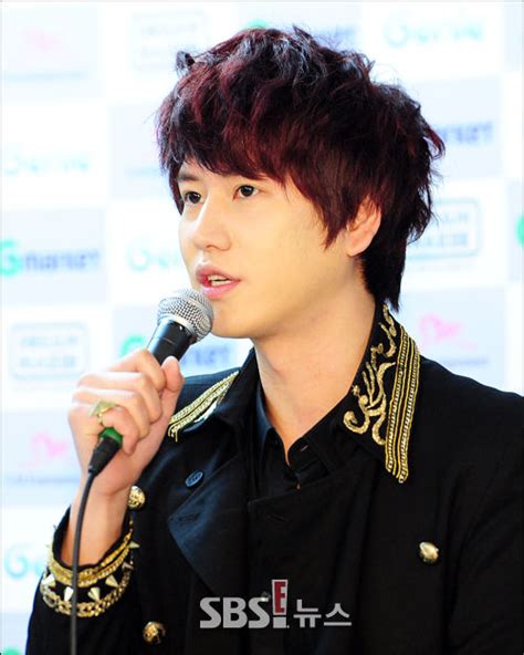E포토 슈퍼주니어 규현 막내인 저도 춤 연습이 힘들어요
