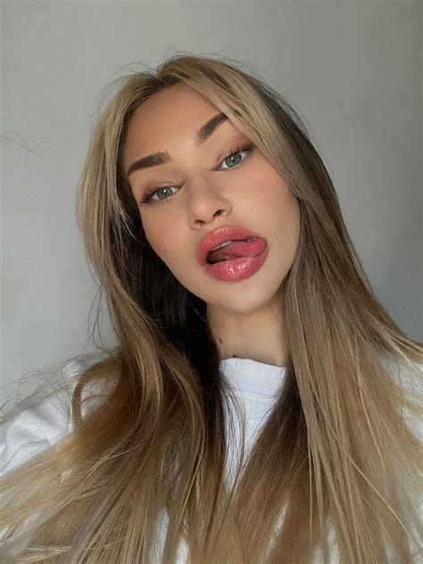 I Heard Blondes Have More Fun 😉👅 Scrolller