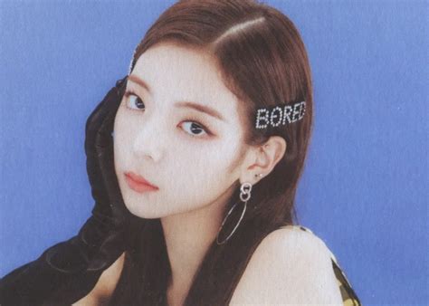 SCANS ITZY IT Z ME Album All 3 Versions Itzy It Z Me Itzy It Z Me