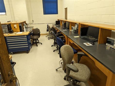 ECE Introduction To Electronics Integrated Circuits ECE Undergraduate Laboratory Site