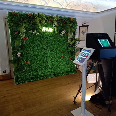 Polabooth Retrovintage Polaroid Photo Booth Hire London