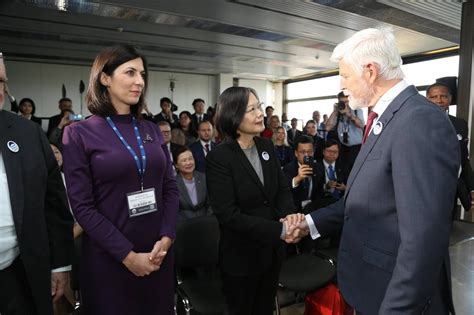 蔡英文前總統應邀訪問捷克出席「公元兩千論壇」（forum 2000），並順訪法國及比利時，深化台歐關係